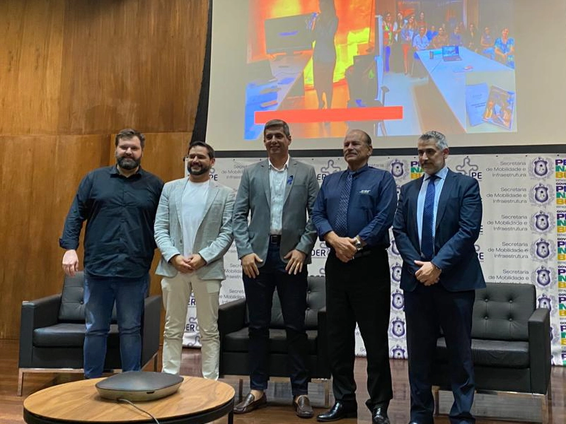 Tecnologia para levantamento rodoviário no DER-PE